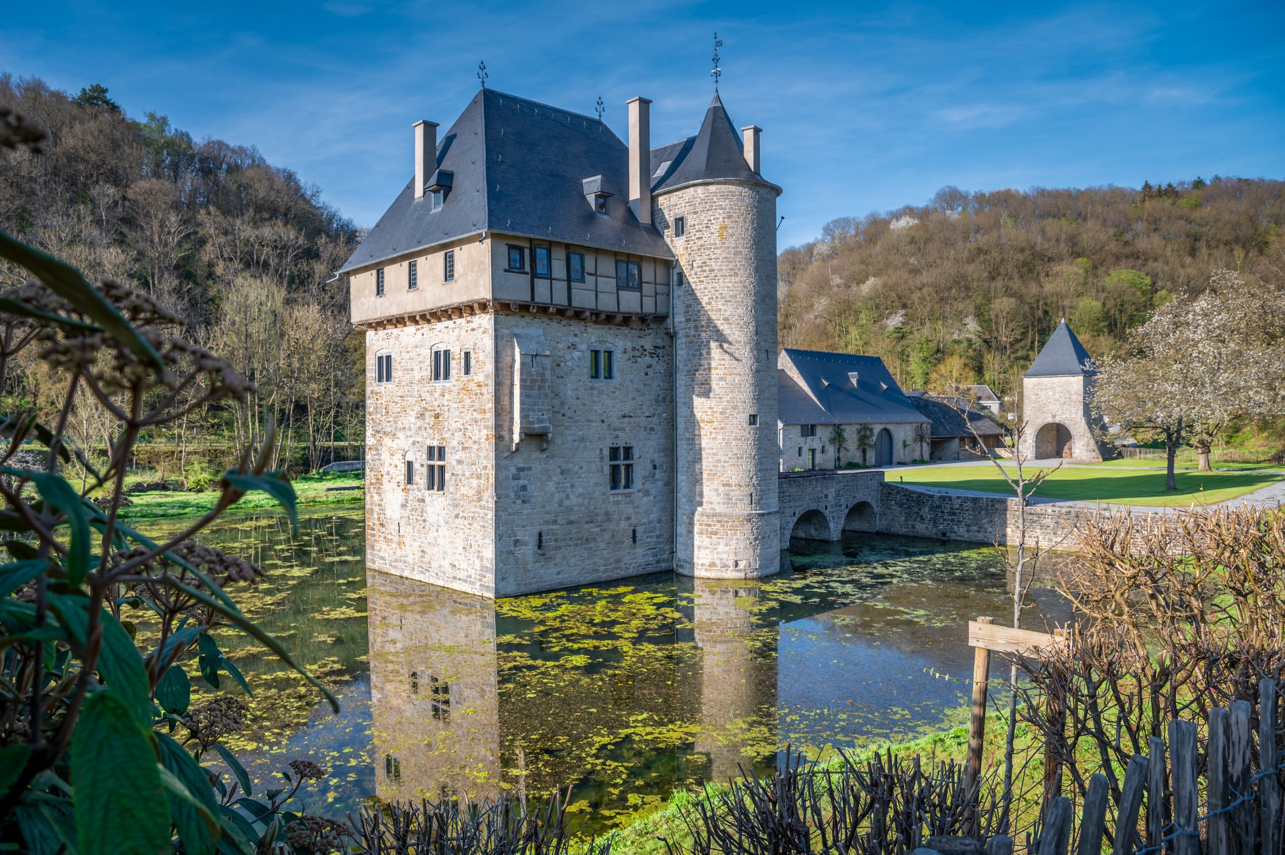 Crupet, streams, mills, a fortified house and... the devil