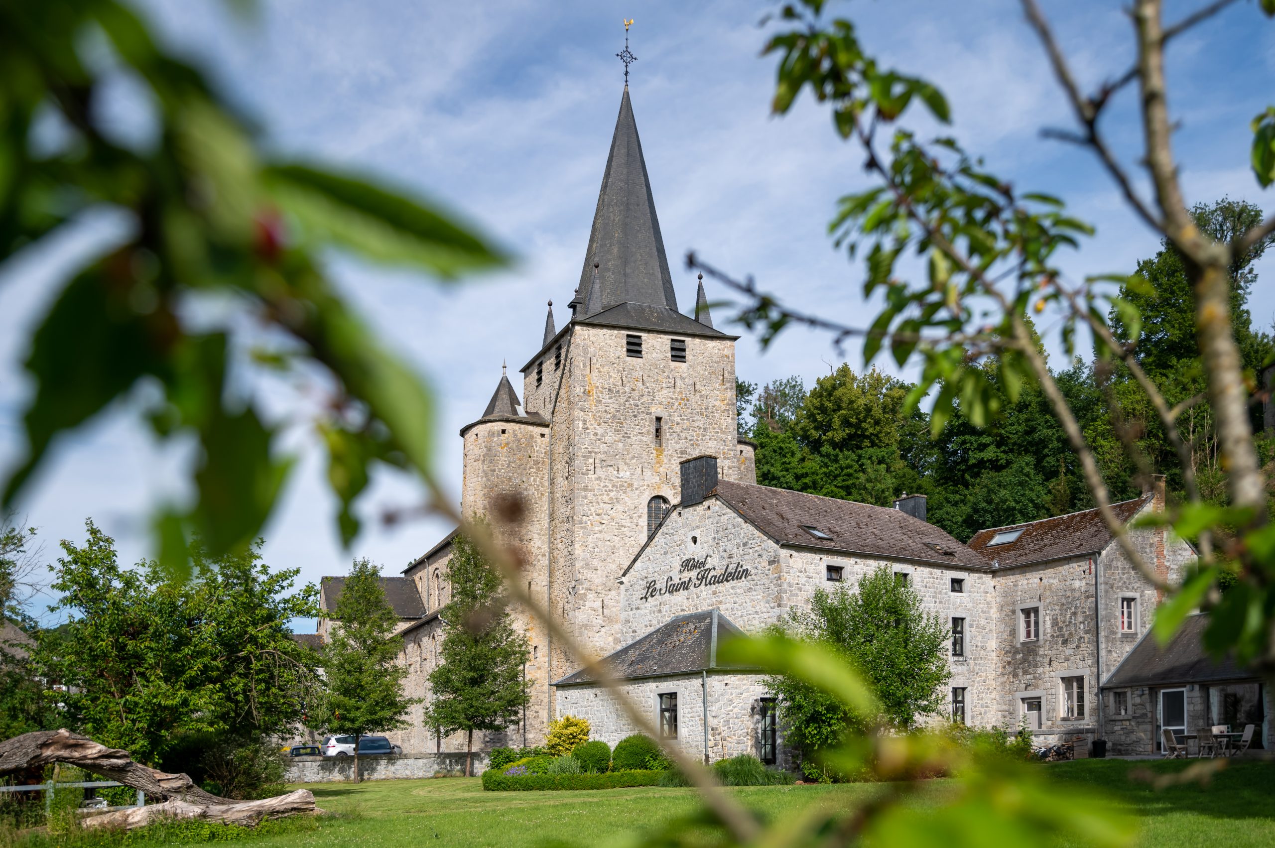 Celles, village chef d'œuvre d'art Roman - Plus Beaux Villages