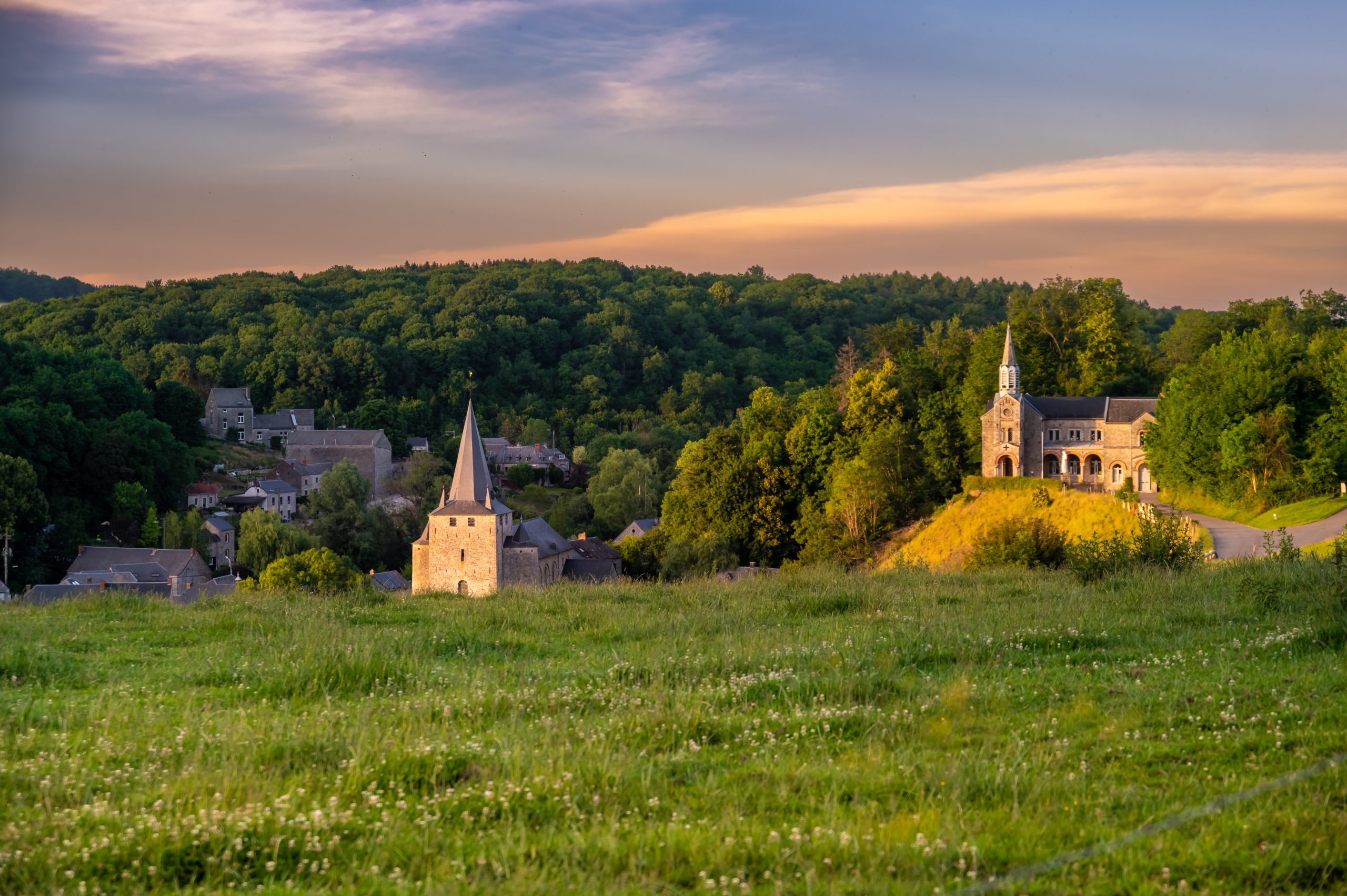 Celles, village chef d'œuvre d'art Roman - Plus Beaux Villages